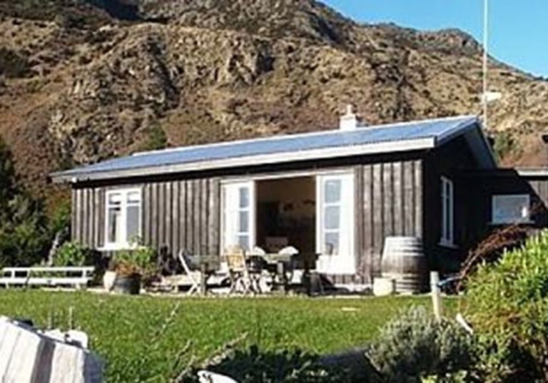 The Black Shack, Lake Hawea - Motorcycle travel tips - CircleNZ